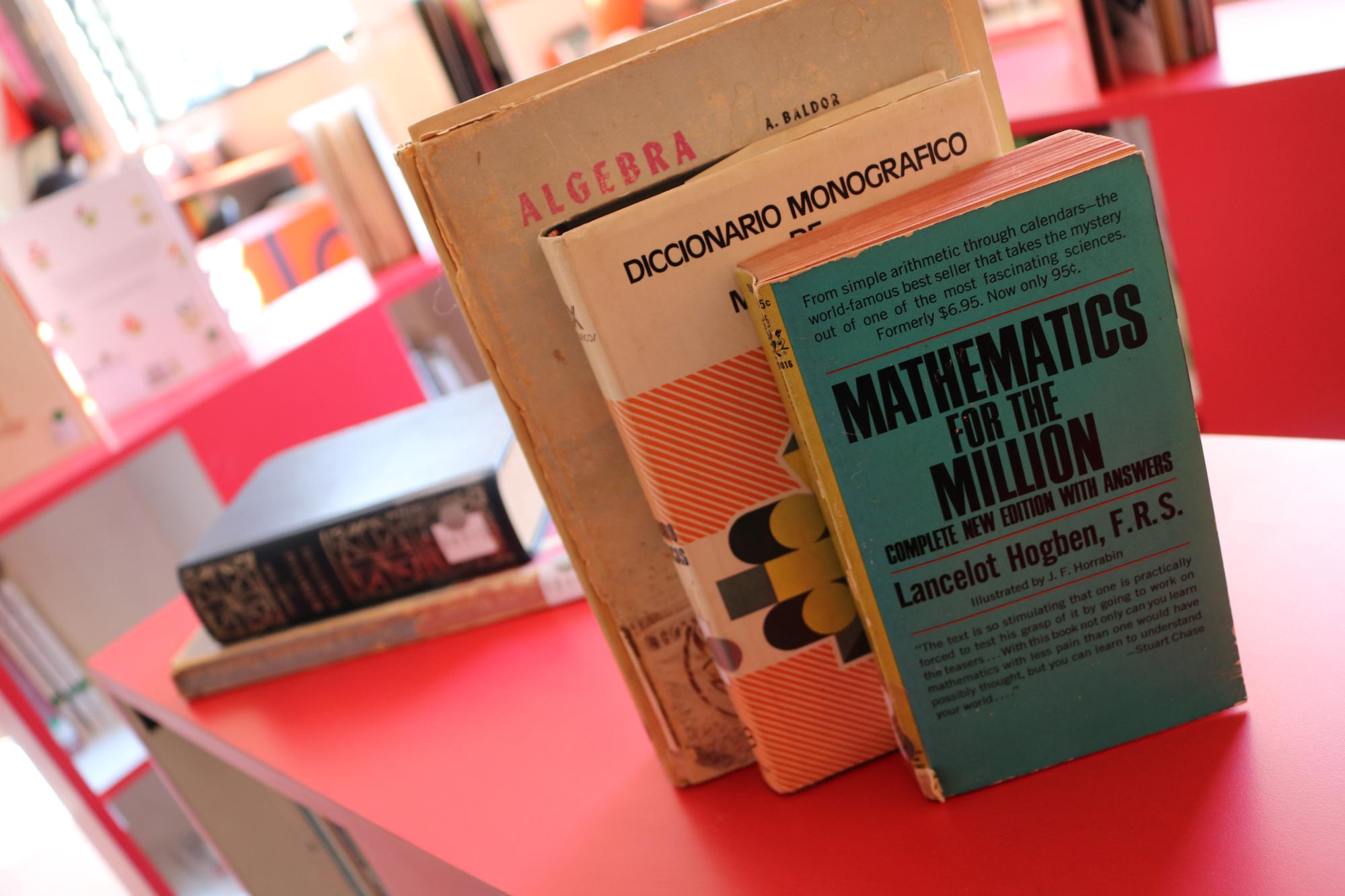 Colección bibliográfica del profesor Sebastián Howard llega a la ...