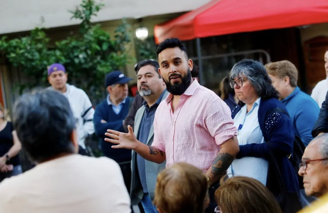 Sharun Uttamchandani, egresado de Ciencia Política UDP, fue destacado ...